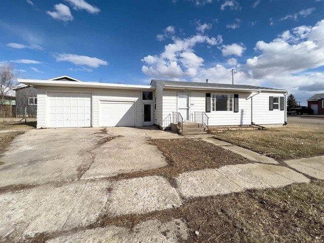 501 N Benson St, Tioga, ND 58852