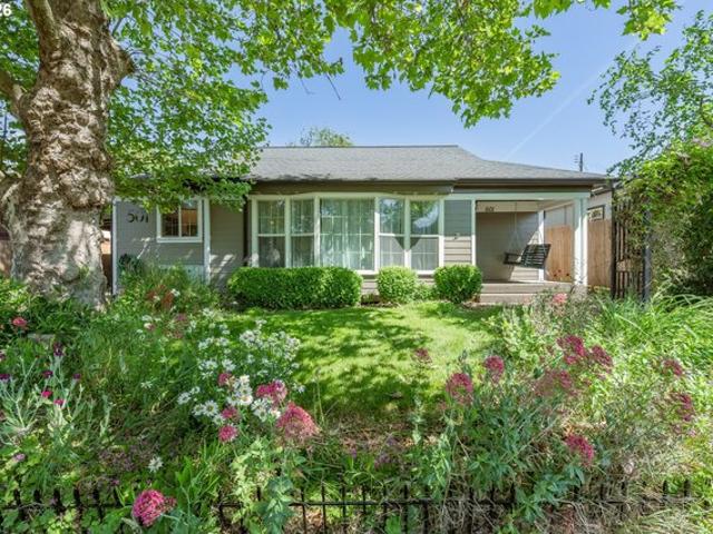 501 NE Broadway St, Myrtle Creek, OR 97457