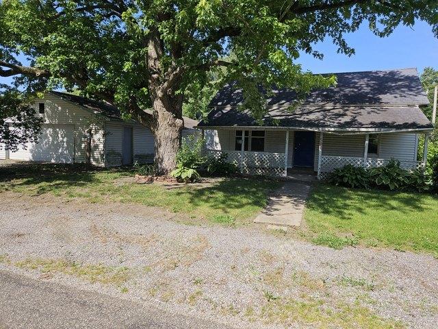 501 S Chicago, DeWitt, IL 61735