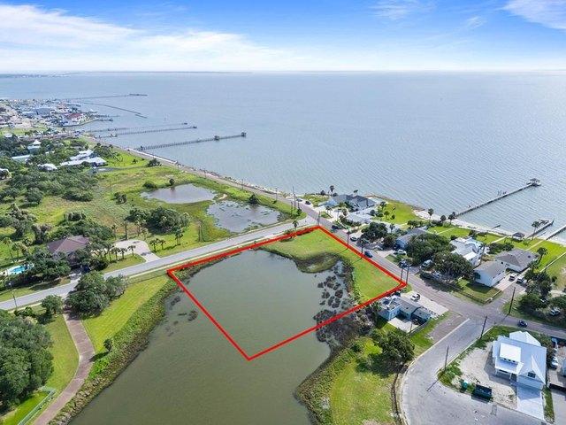 501 S Fulton Beach Rd, Rockport, TX 78382