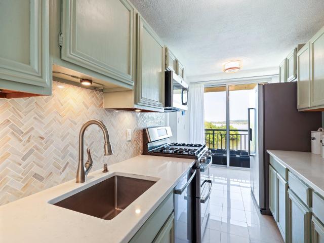 501 Slaters Lane # 603