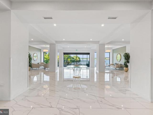 501 Slaters Lane # 611