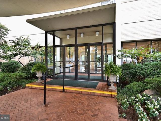 501 Slaters Ln Apt 611, Alexandria, VA 22314