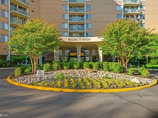 501 Slaters Ln Apt 611, Alexandria, VA 22314