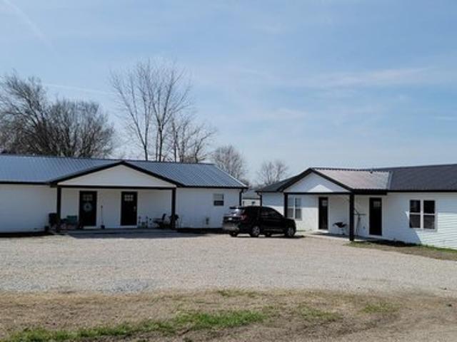 501 SW 3rd St, Loogootee, IN 47553