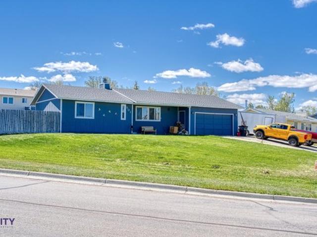 501 Sweetwater Cir, Wright, WY 82732