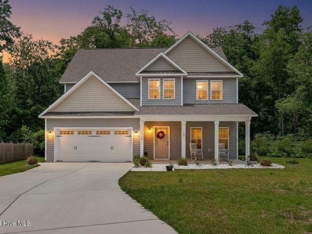 501 Poults Dr, Richlands, NC 28574