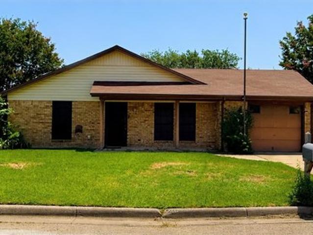 501 Post Oak Ln, Burleson, TX 76028