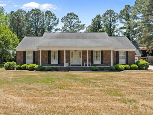 501 Pineneedles Ct, Goldsboro, NC 27534