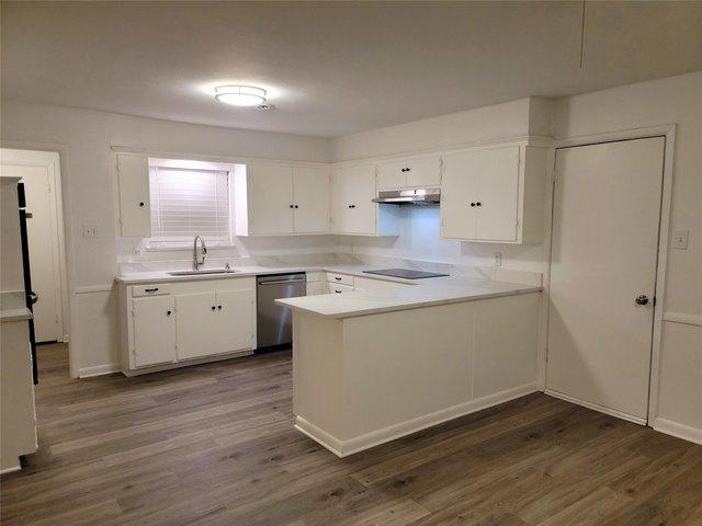 501 Royal Crest Dr, Richardson, TX 75081