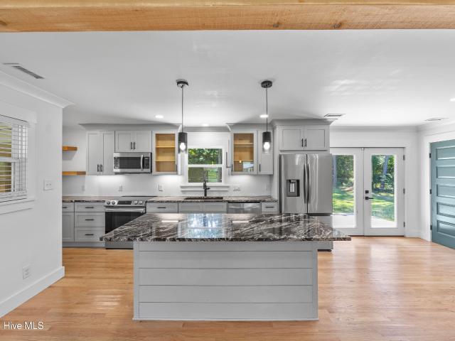 501 Robert E Lee Drive