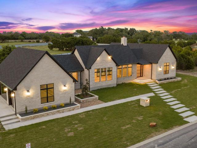 501 Rawhide Ln