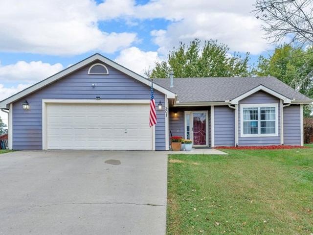 501 River Bend Ct, Lawrence, KS 66044