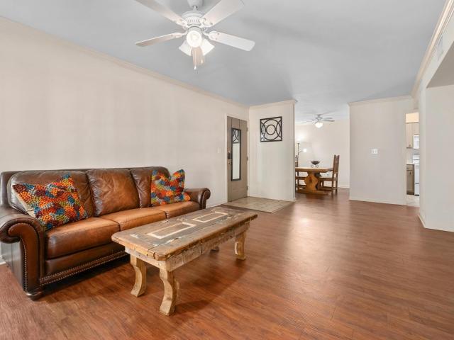 501 W 26th St # 113
