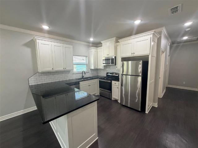 501 W Vance