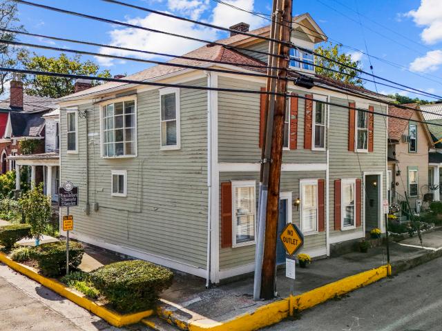 501 W Broadway Street