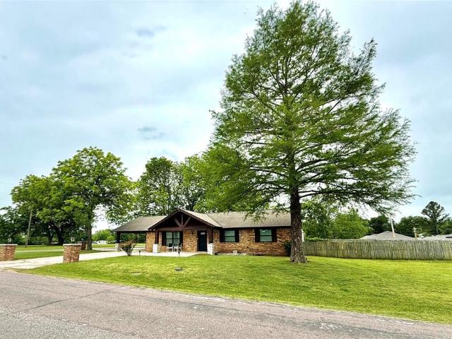 501 W Cottage Street