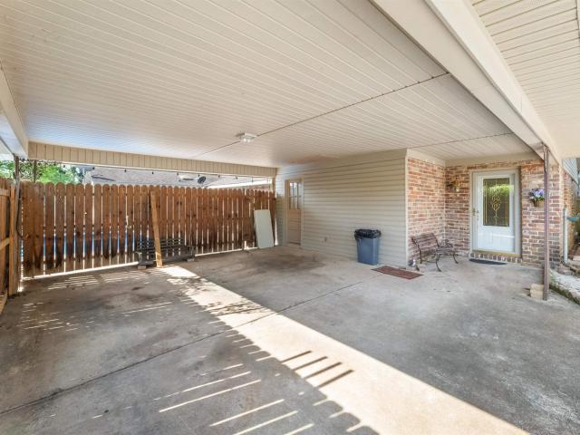 501 W Lakeside Dr