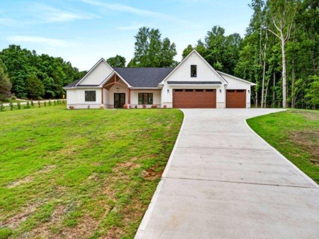 501 W Peninsula Dr, Laurens, SC 29360