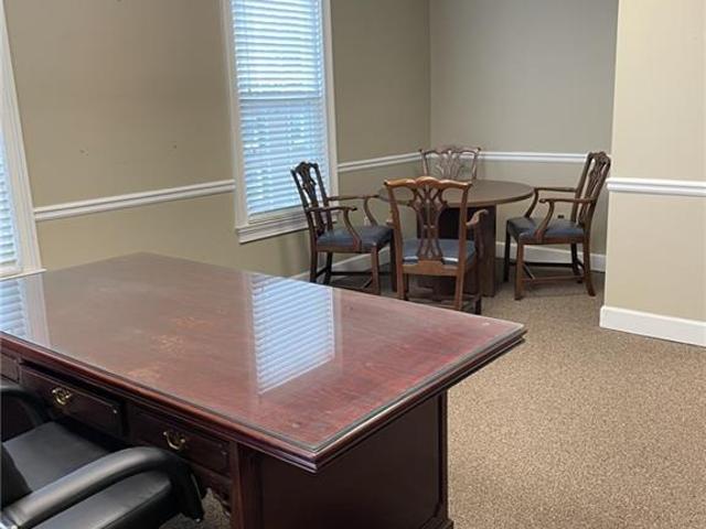 501 Village Trace NE 9A