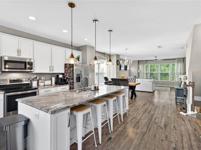 501 Violet Ct, Newport News, VA 23602