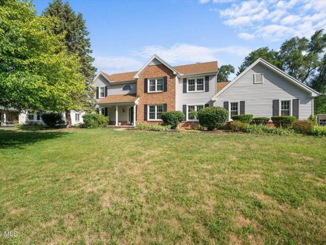 5024 Hunters Green Dr, Toledo, OH 43623