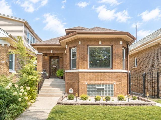 5024 W Nelson St, Chicago, IL 60641
