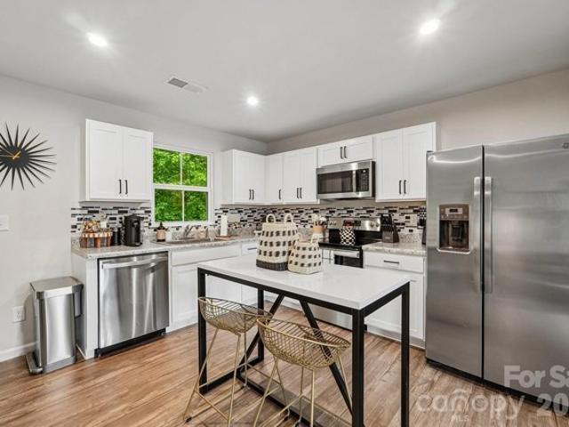 5024 Winding Jordan Ln, Charlotte, NC 28269