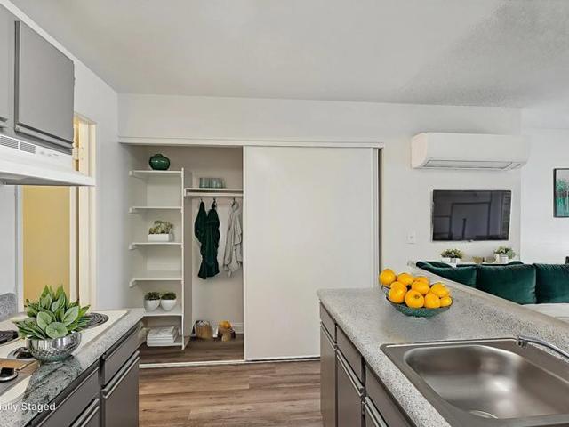 5025 Nellis Oasis Ln, Las Vegas, NV 89115