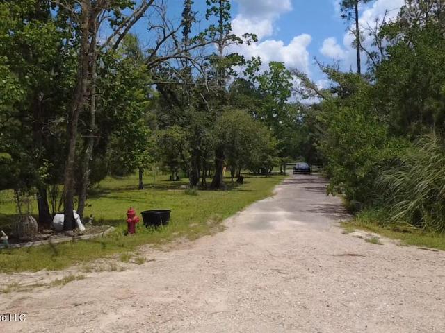 5025 Oak Lane