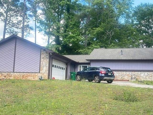 5025 Stoney Point Cir, Stone Mountain, GA 30088