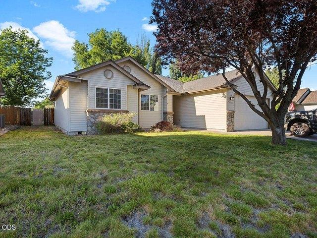 5025 Villa Dr, Klamath Falls, OR 97603