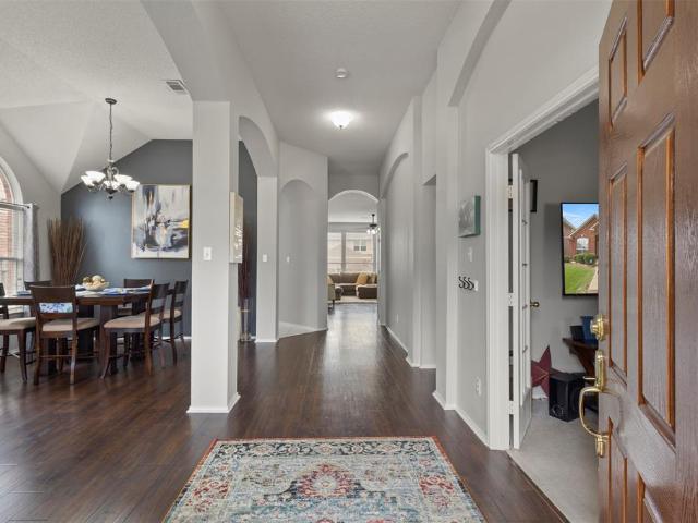 5025 Vineyard Lane