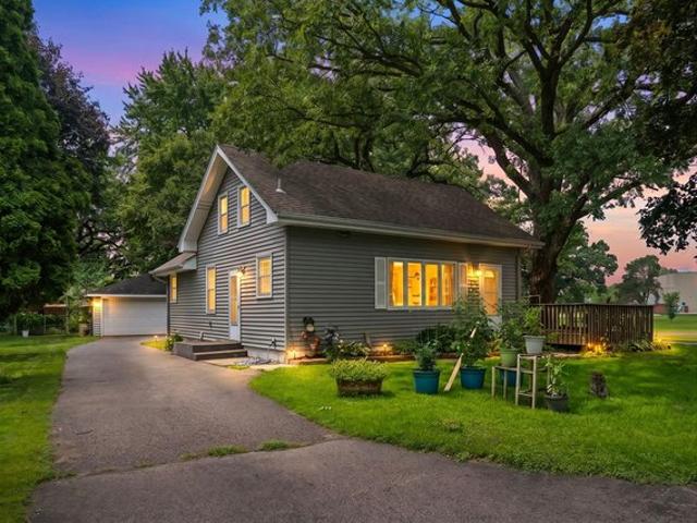 5025 Zenith Ave N, Brooklyn Center, MN 55429