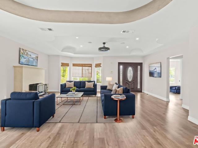5027 Ledge Ave, North Hollywood, CA 91601 | MLS #26699 | Compass