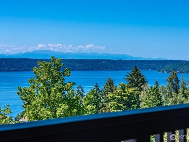 5027 Varco Rd NE, Tacoma, WA 98422