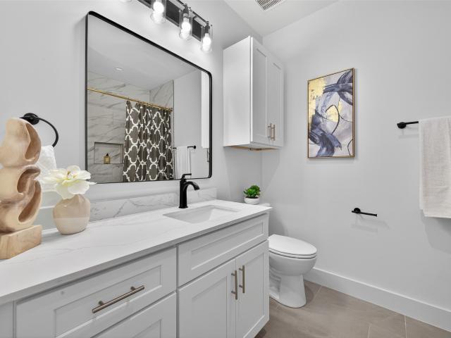 5027 Willow Glen Dr, Unit AB, Houston, TX 77033 | MLS #48372