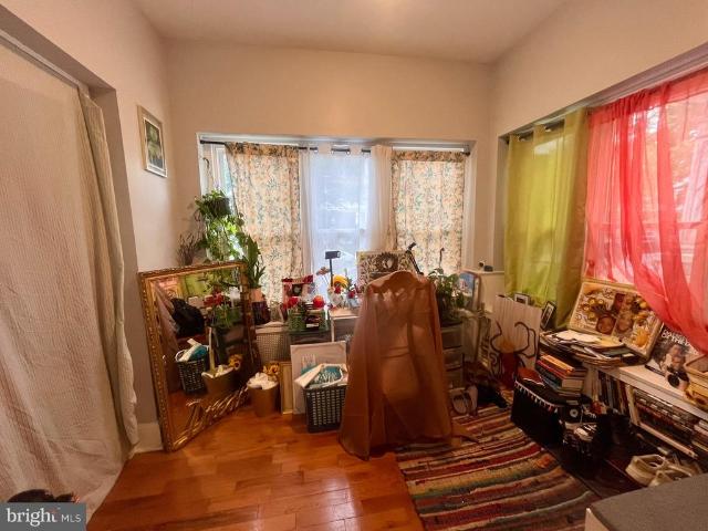 5028 Walnut Street # 1F