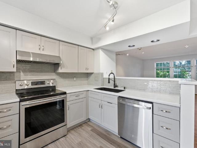 5028 9Th Street S