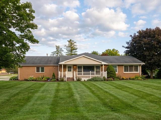 50290 Mile End Dr, Shelby Township, MI 48317