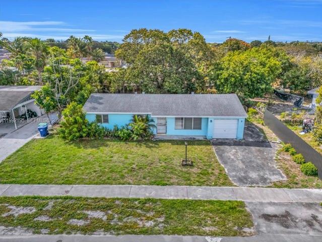 5020 NW 182nd St, Miami Gardens, FL 33055