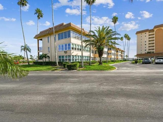 5020 Brittany Dr S #322, Saint Petersburg, FL 33715