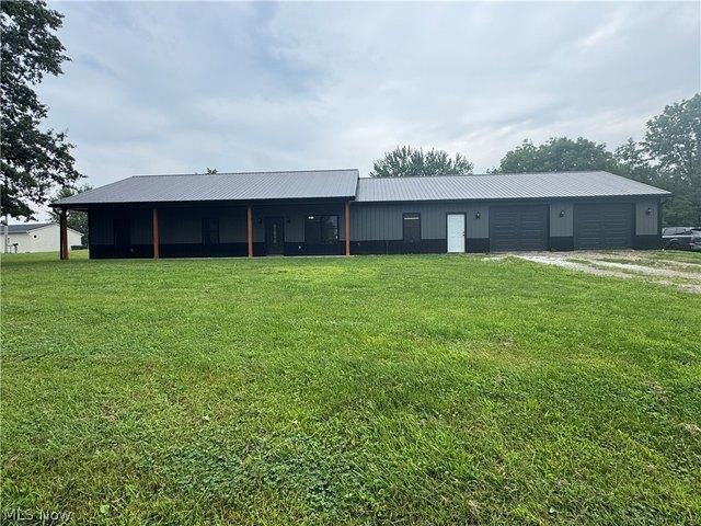5020 Cherry St, Adamsville, OH 43802