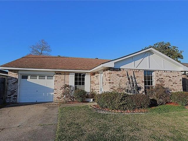 5020 Eden Roc Dr, Marrero, LA 70072