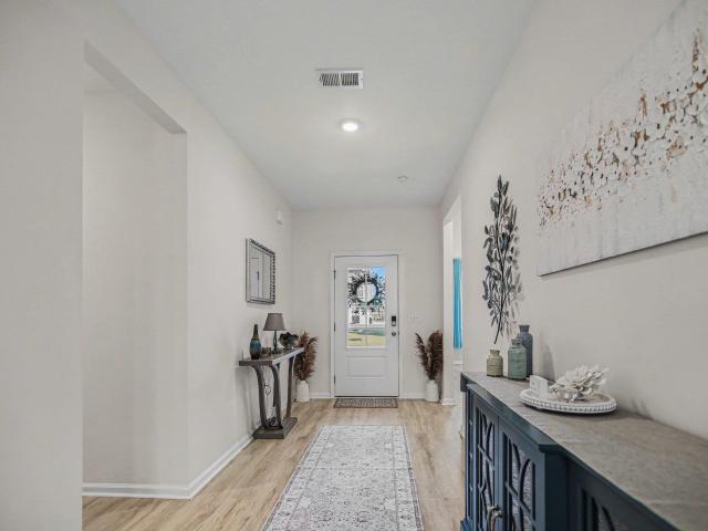 5020 Vinesia Dr