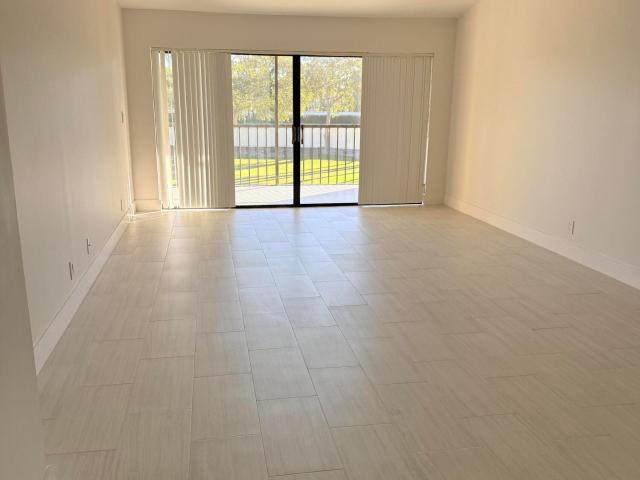 5021 Oakhill Ln, Unit 123, Delray Beach, FL 33484 | MLS #R11161