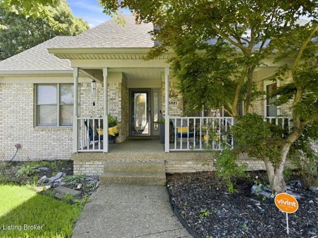 5021 Hunters Point Cir, Louisville, KY 40216