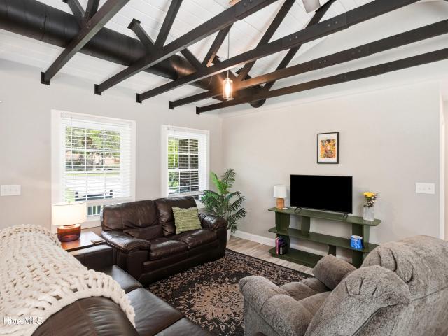 5021 Ilex Drive