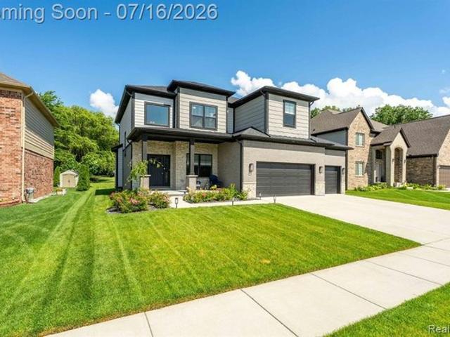 50226 Kapalua Dr, Macomb Township, MI 48042
