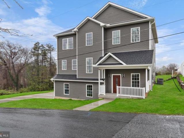 5022 Lolly Ln, Perry Hall, MD 21128